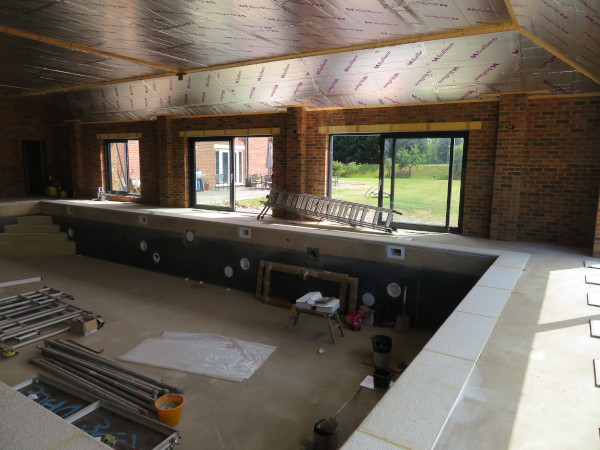 Freeboard Pool with Swim-Jets