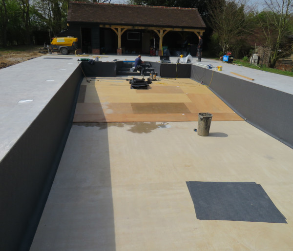 Freeboard Pool with Roman Steps