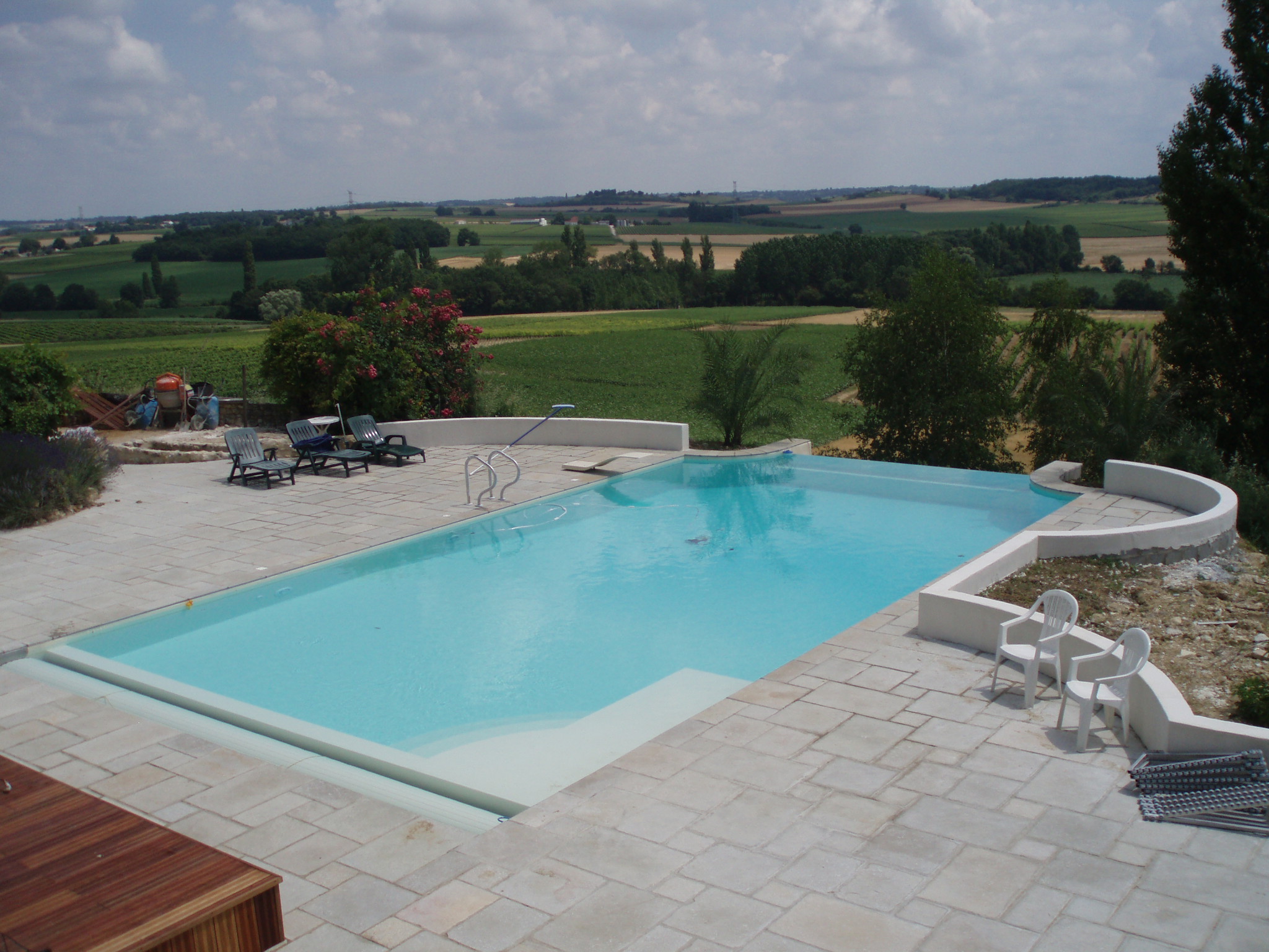 Spectacular Infinity Edge Pool